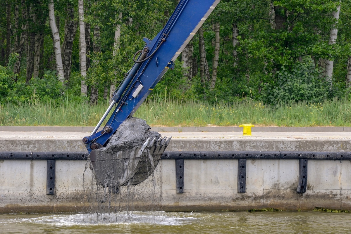 Shepparton lagoon desludging work starts - Inside Water