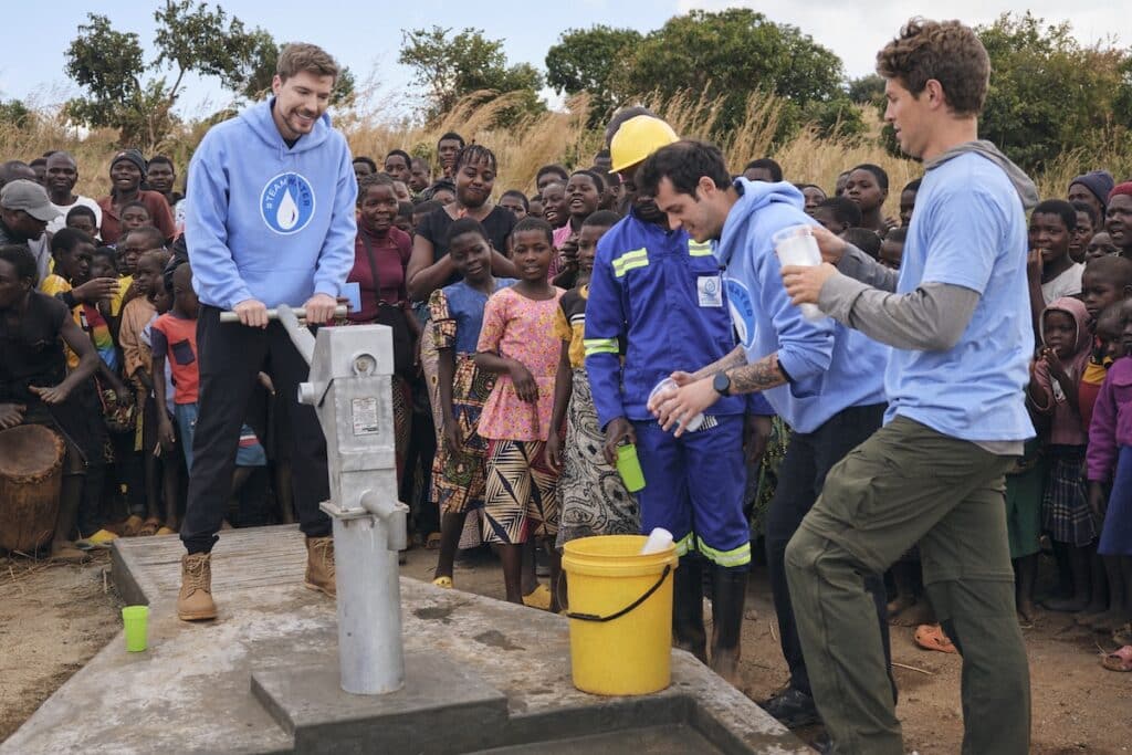 Mr Beast and Mark Rober supporting WaterAid and #TeamWater - Inside Water