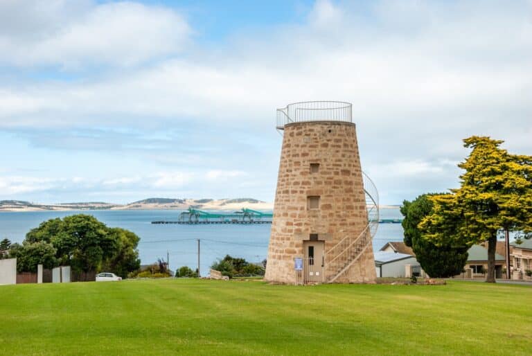 Eyre Peninsula water hub starts with tank installation - Inside Water
